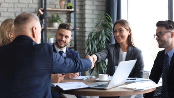 How Corporate Leadership Programs Prepare C-Suite Executives For ...